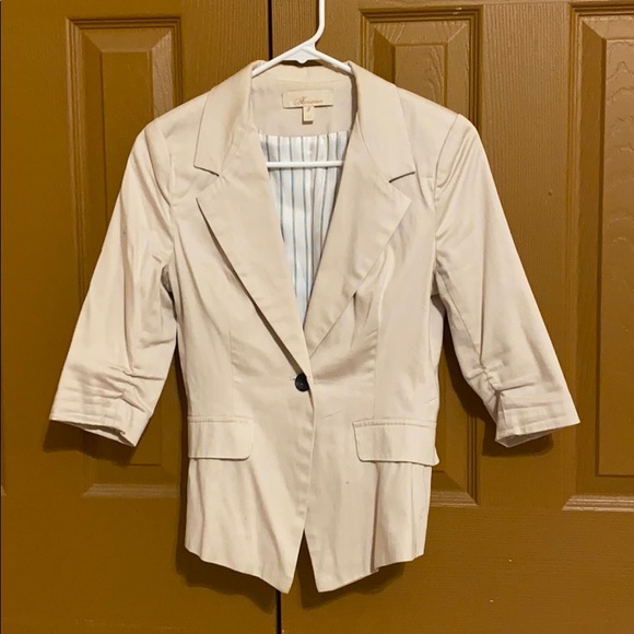 Monteau | Jackets & Coats | Beige Blazer With Scrunch Sleeves | Poshmark